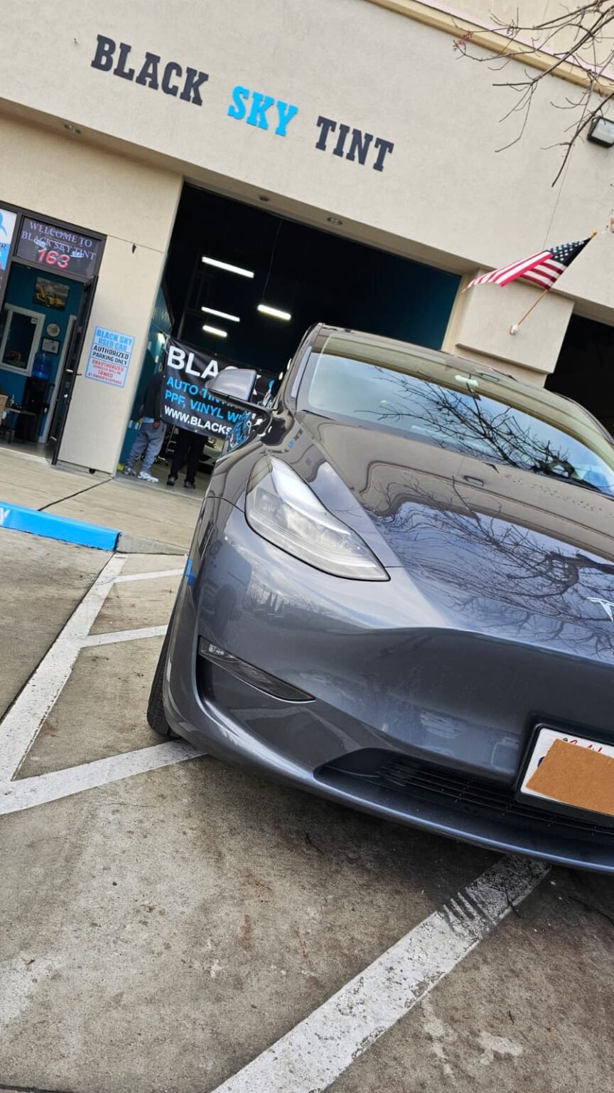 Tesla’s Especial – Black Sky Tint & Glass